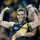 Tigers re-sign Miles and Elton