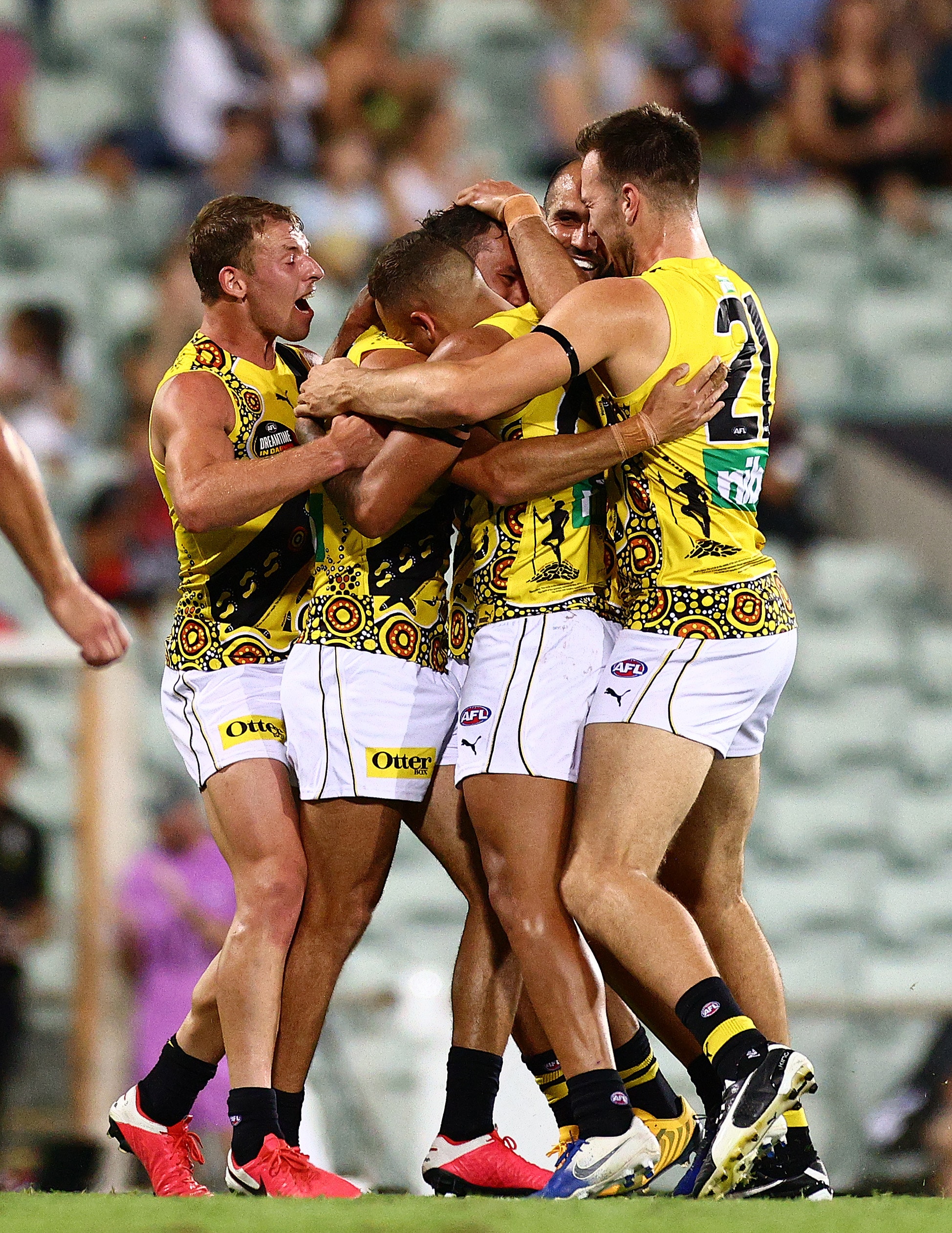 Tigers hold on in the heat of Dreamtime in Darwin