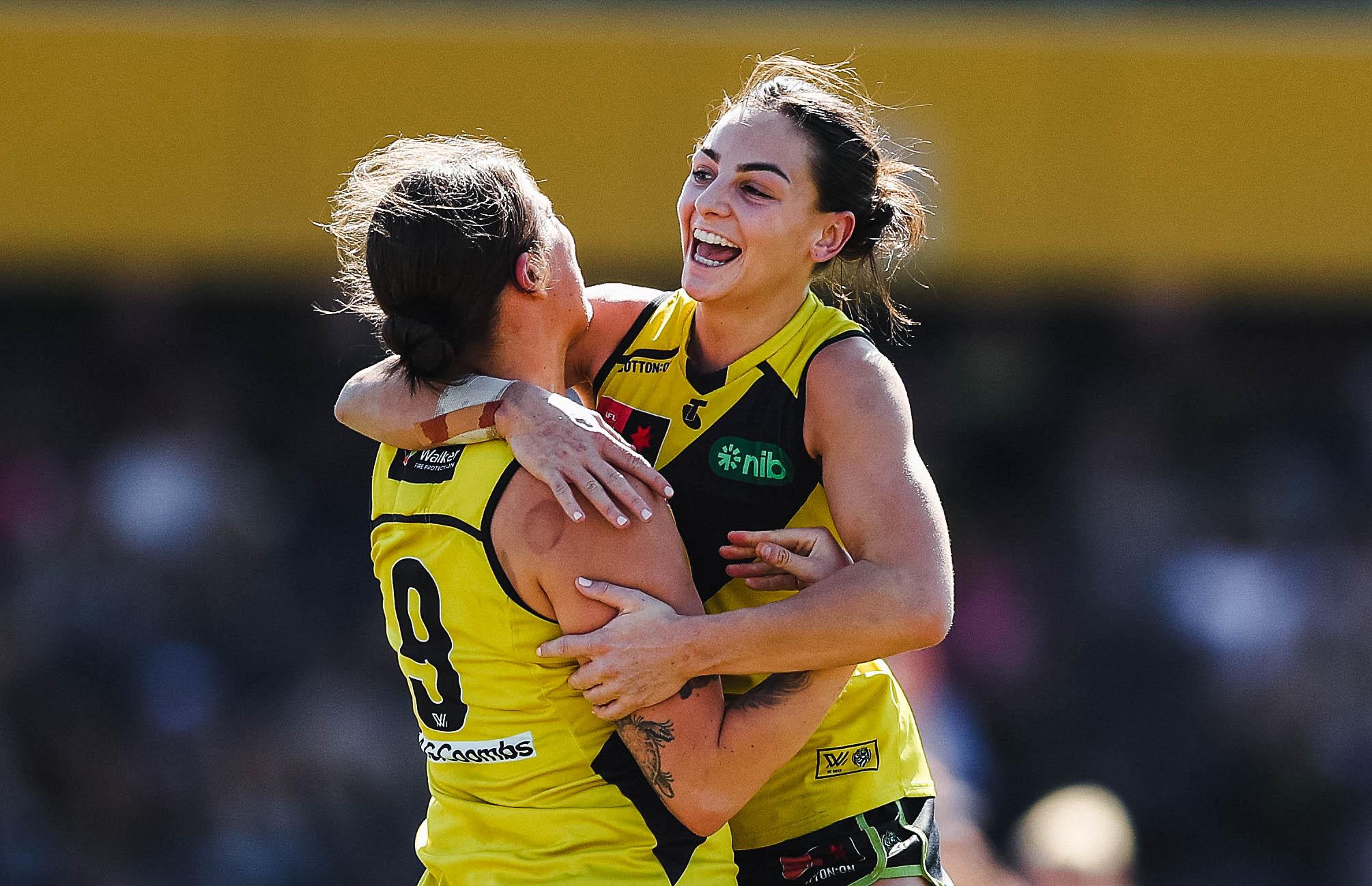 Tigers turn up the heat to storm past Giants