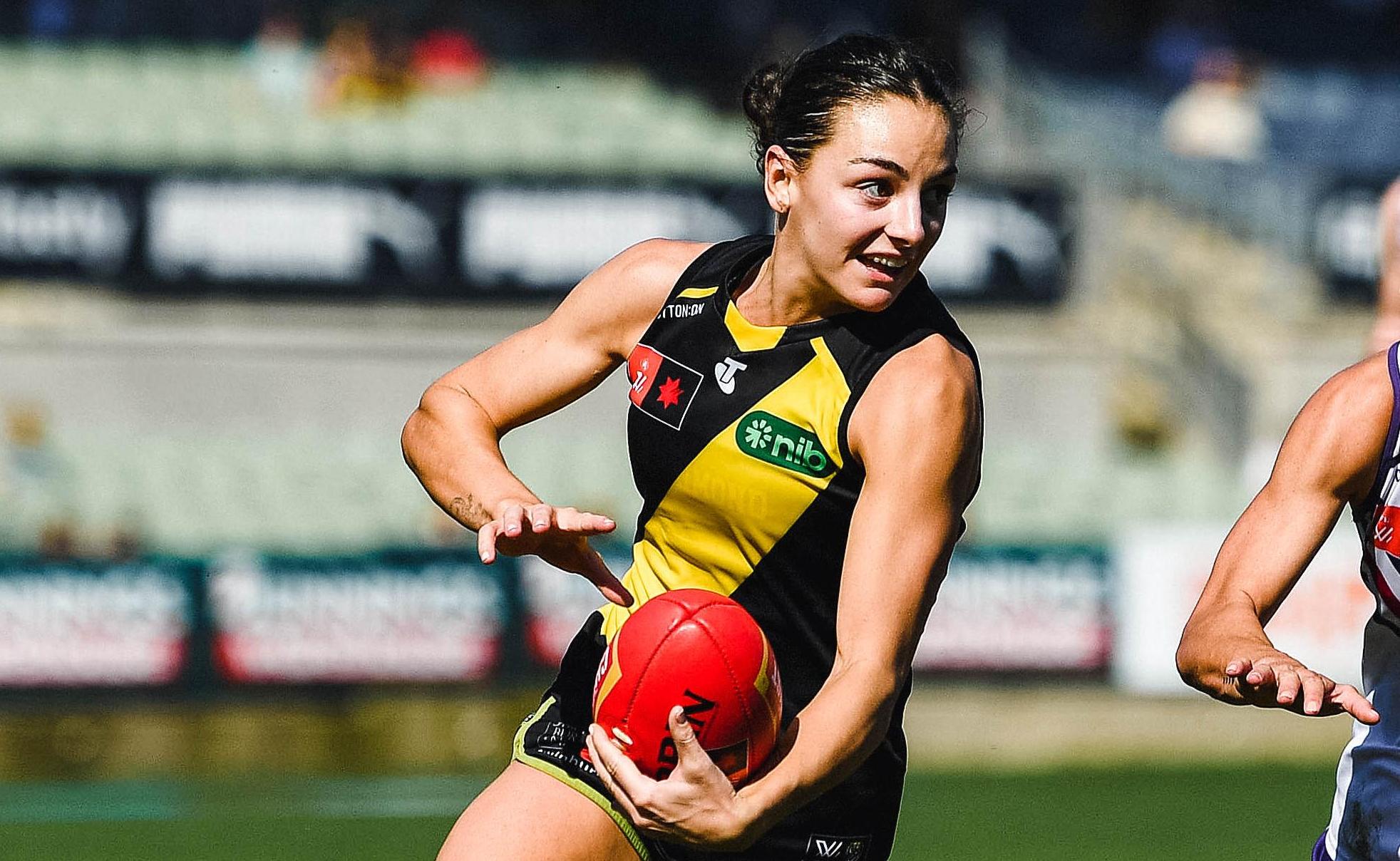 Conti finishes fifth in coaches' award