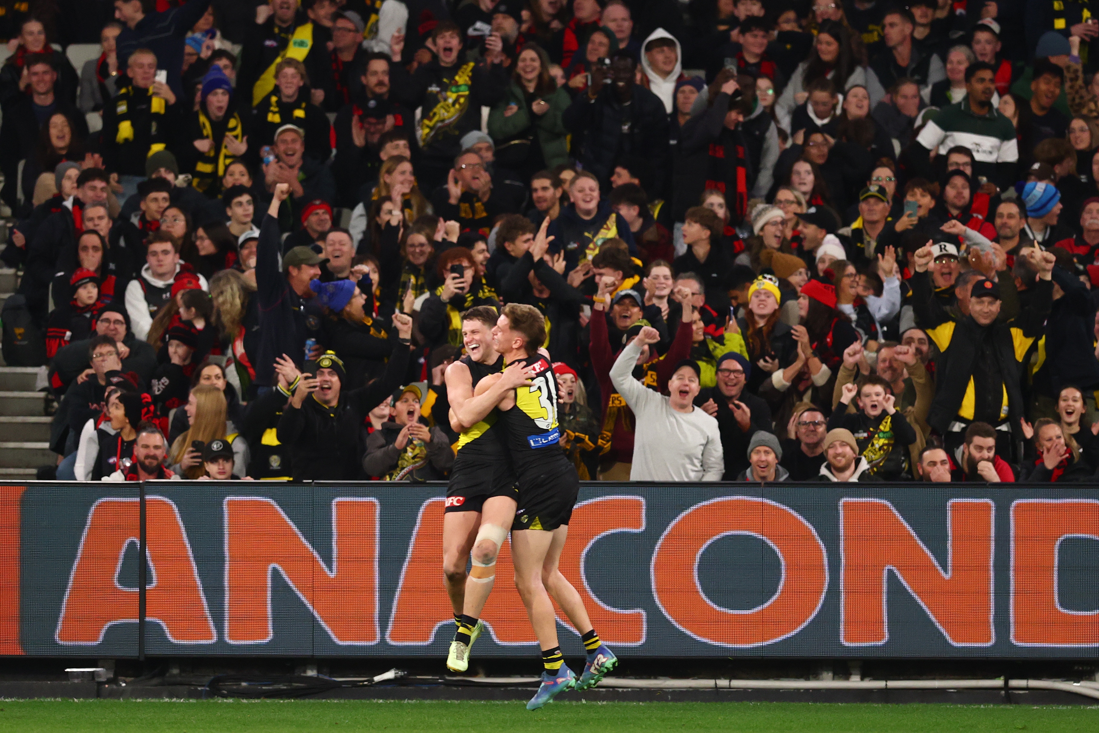 Ponsford Stand returns to the Tiger Army
