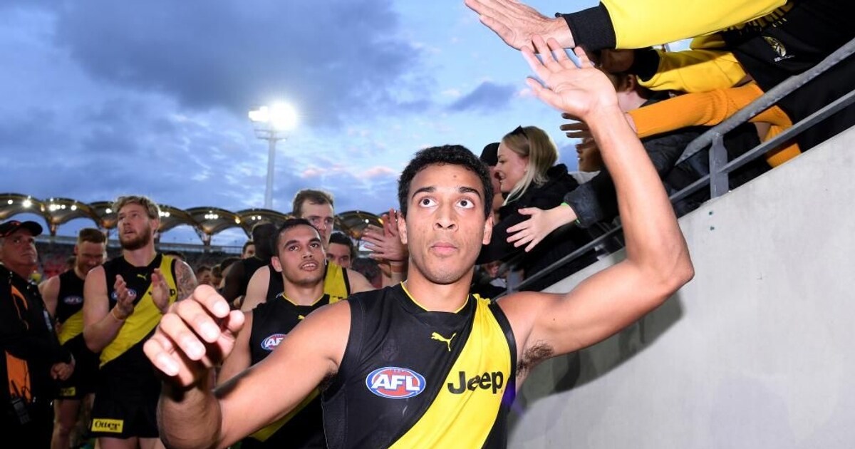 Eggmolesse-Smith and Aarts sign on for 2020