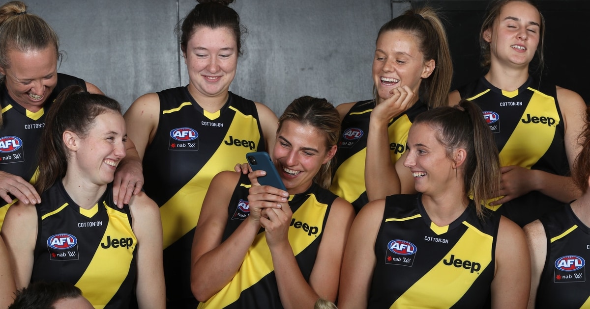 Gallery: AFLW team photo day
