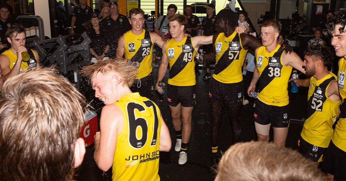 VFL Round 2: Team Song