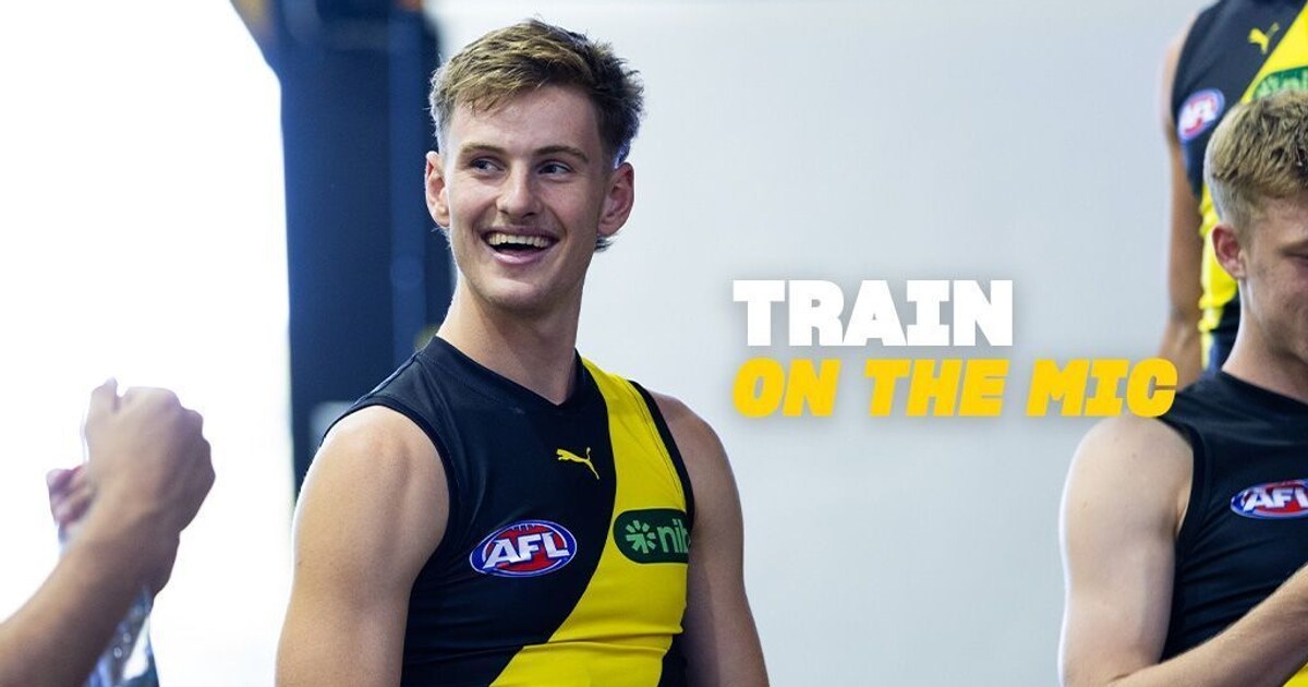 AFL Photo Day: Train on the Mic