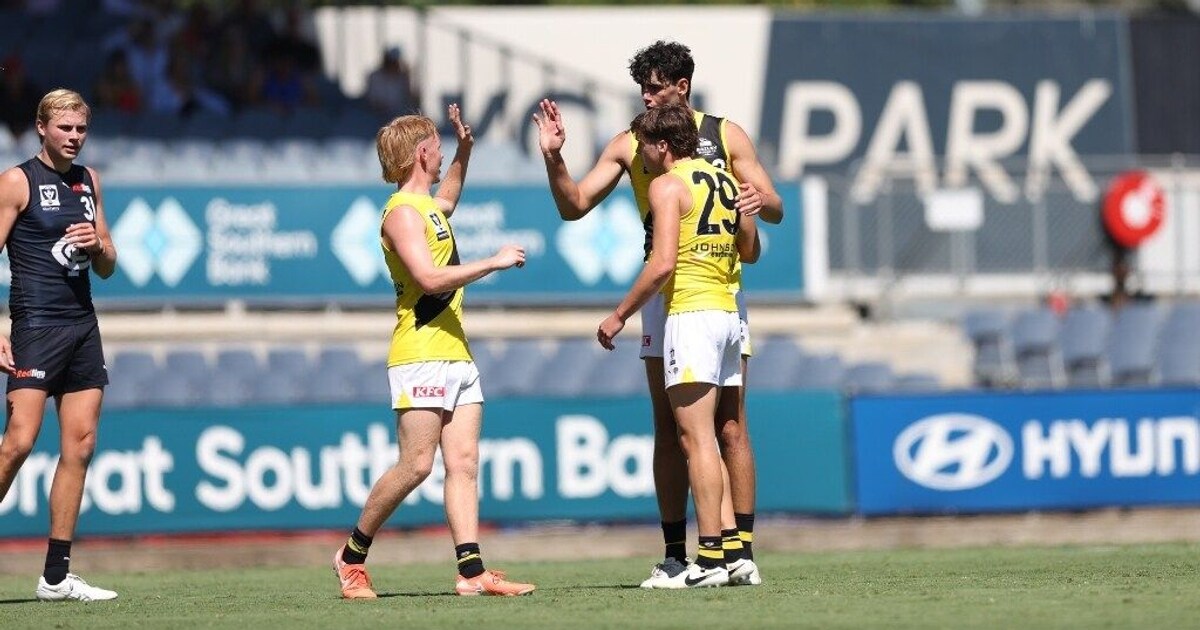 VFL Practice Match: Ryan from deep