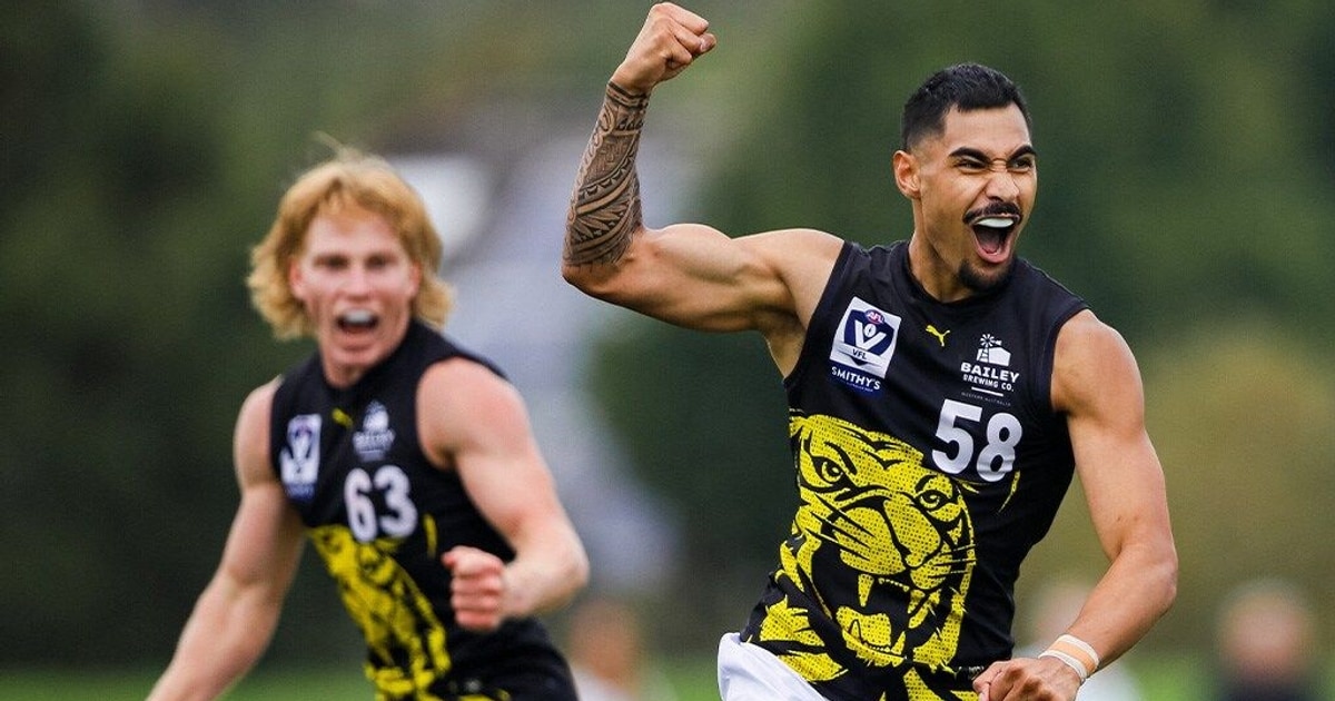 VFL Round 2: Moi Moi dashes through the midfield