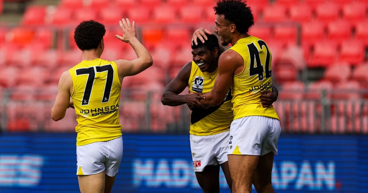 VFL Round 10: Magical Maurice kicks his second