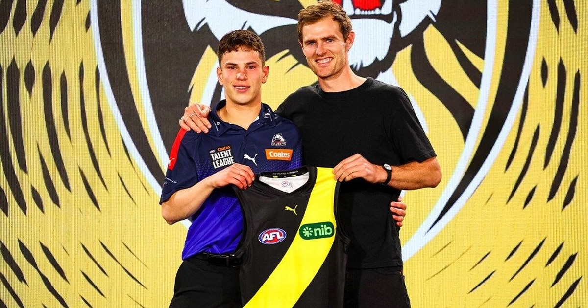 Grlj gets his guernsey from David Astbury